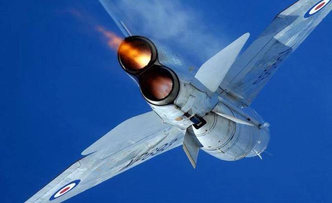 English Electric Lightning: English skies ripped apart by riveted ...