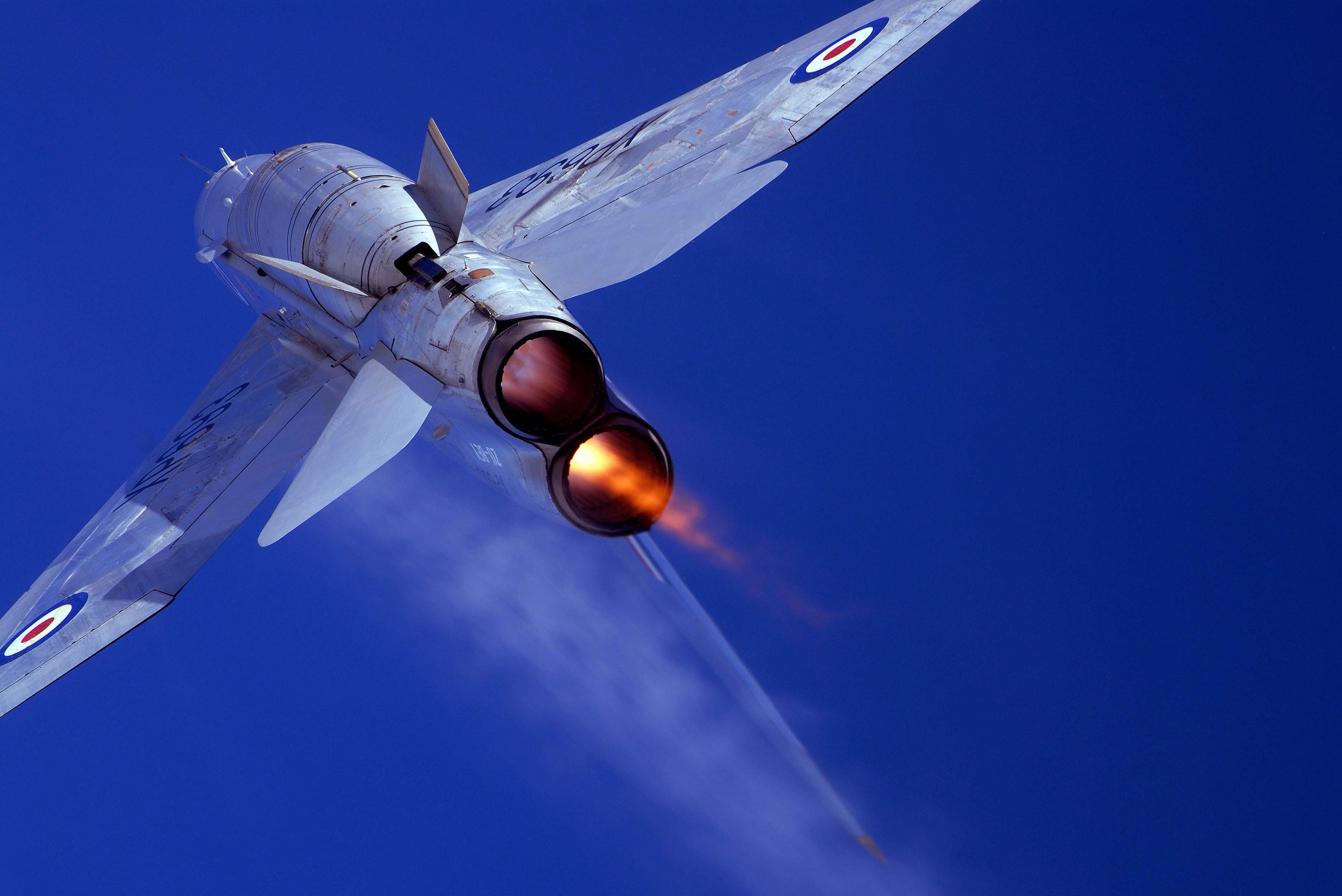 Flying and fighting in the Lightning | Hush-Kit