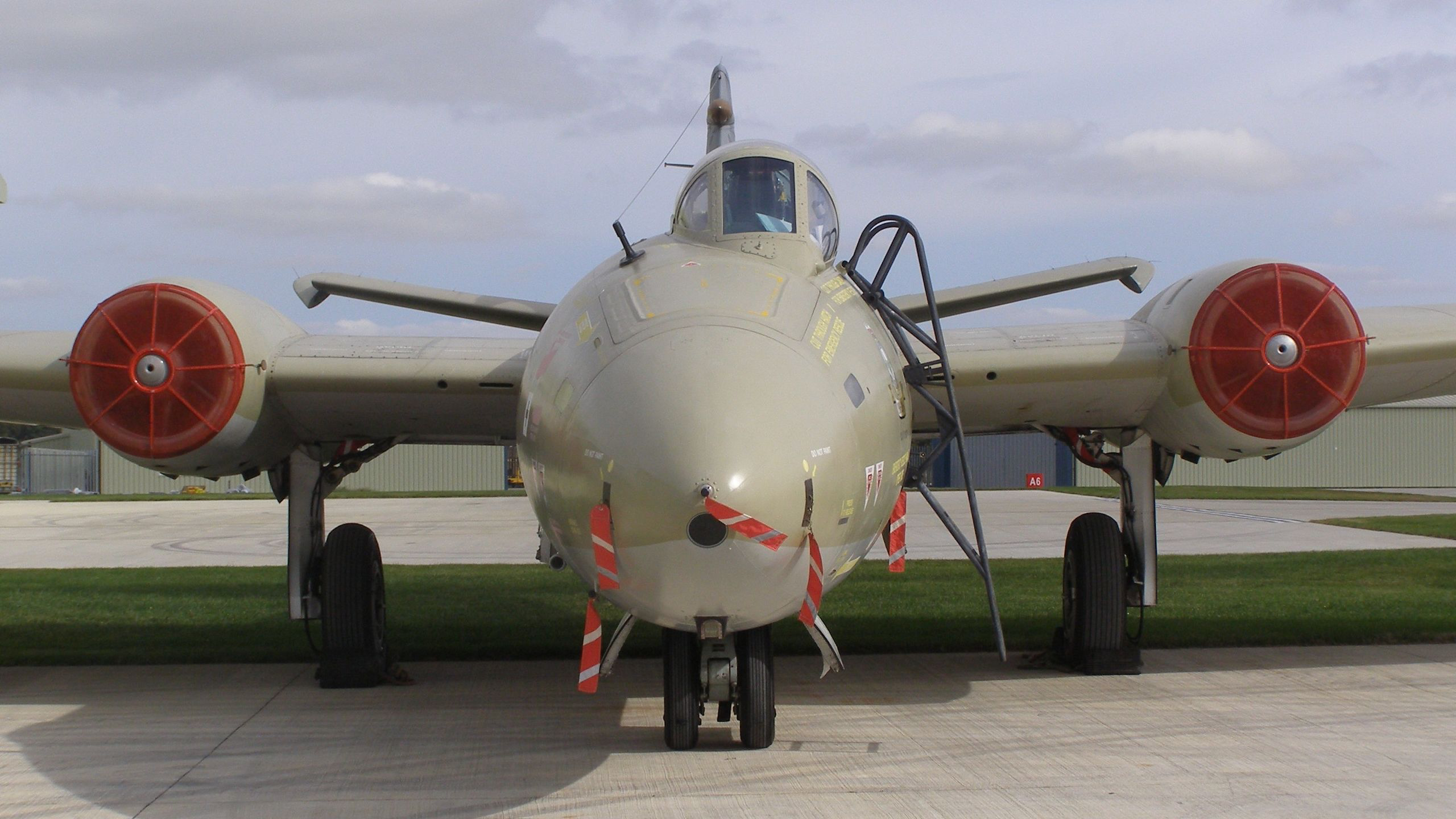 Canberra | Hush-Kit Aviation World