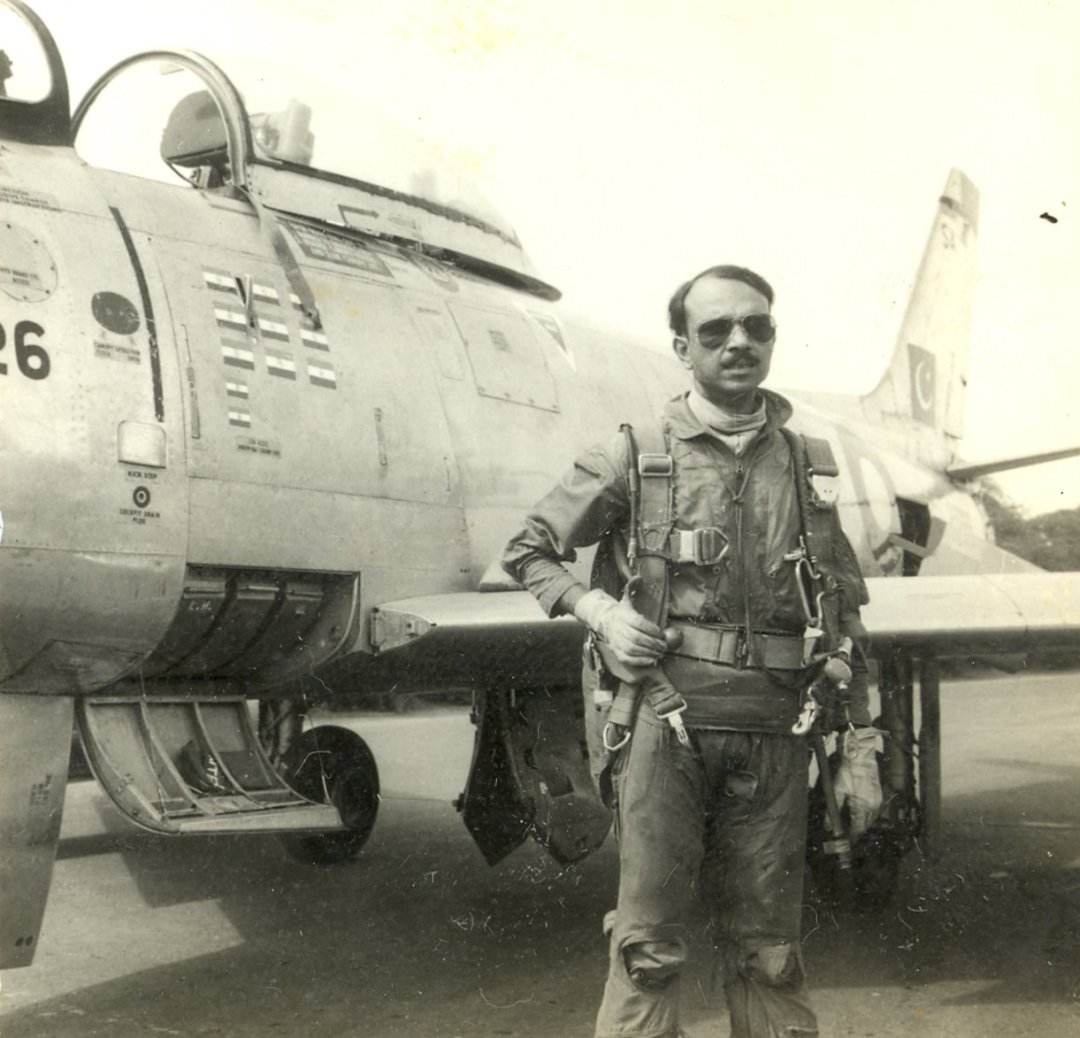 The Top 34 pilot moustaches | Hush-Kit