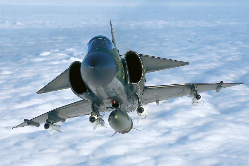 Flying & Fighting in the Saab Viggen: Cold War Thunder (interview with ...