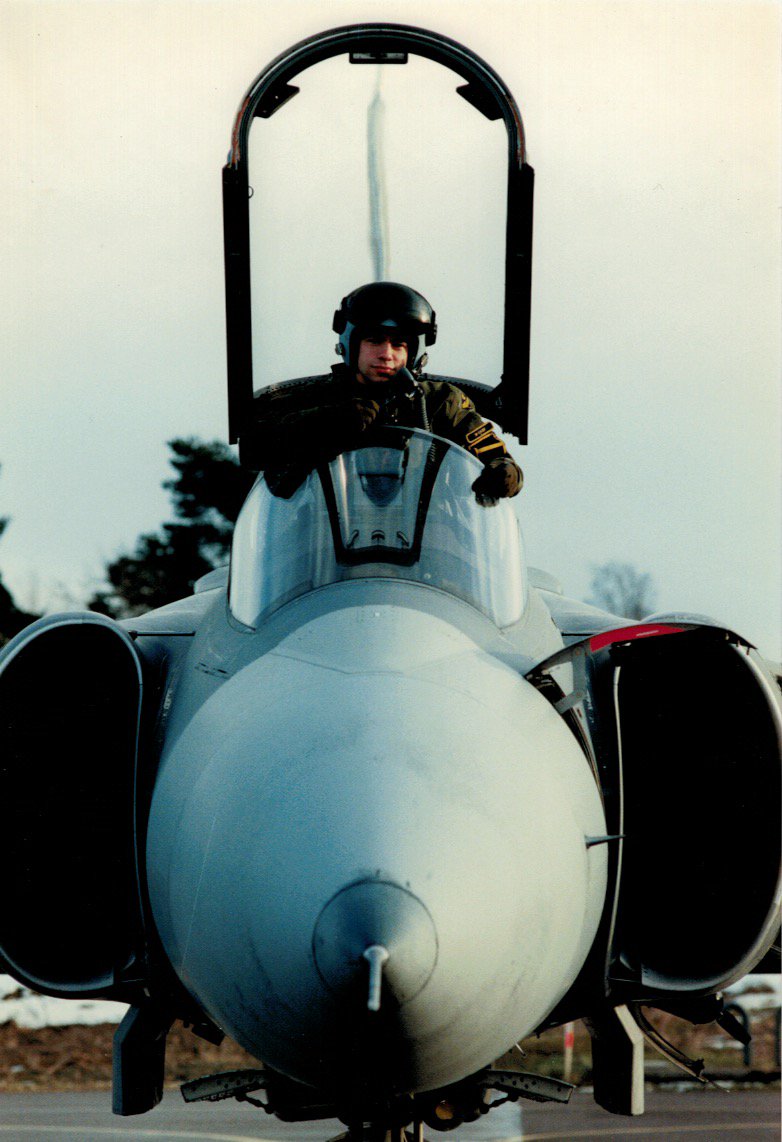 Flying & Fighting in the Saab Viggen: Cold War Thunder (interview with ...