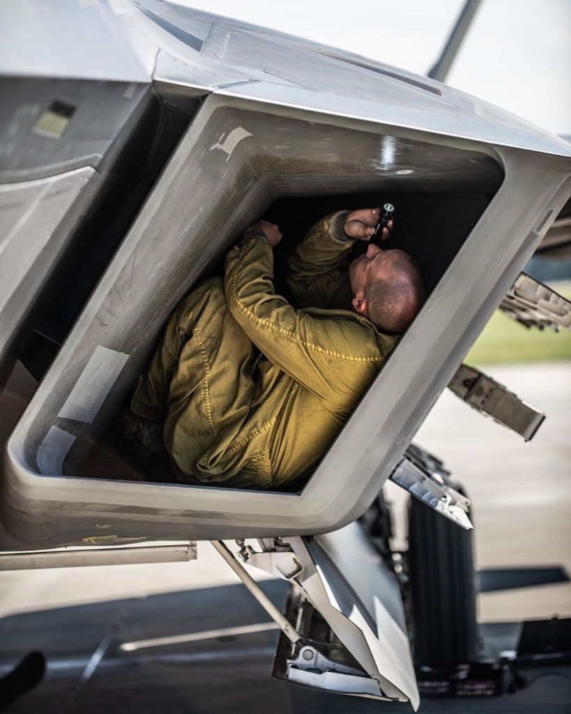 How all fighter planes suck: an idiot’s guide to supersonic air intakes ...
