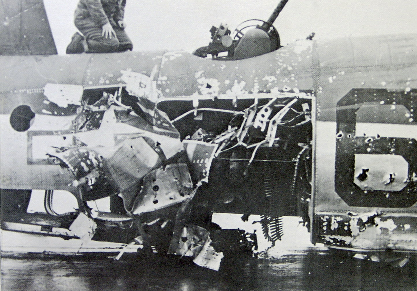 serious-battle-damage | Hush-Kit Aviation World