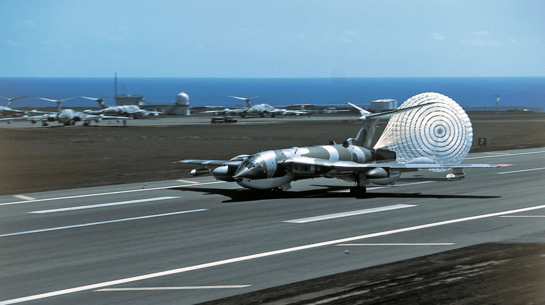 Top 12 tanker aircraft | Hush-Kit