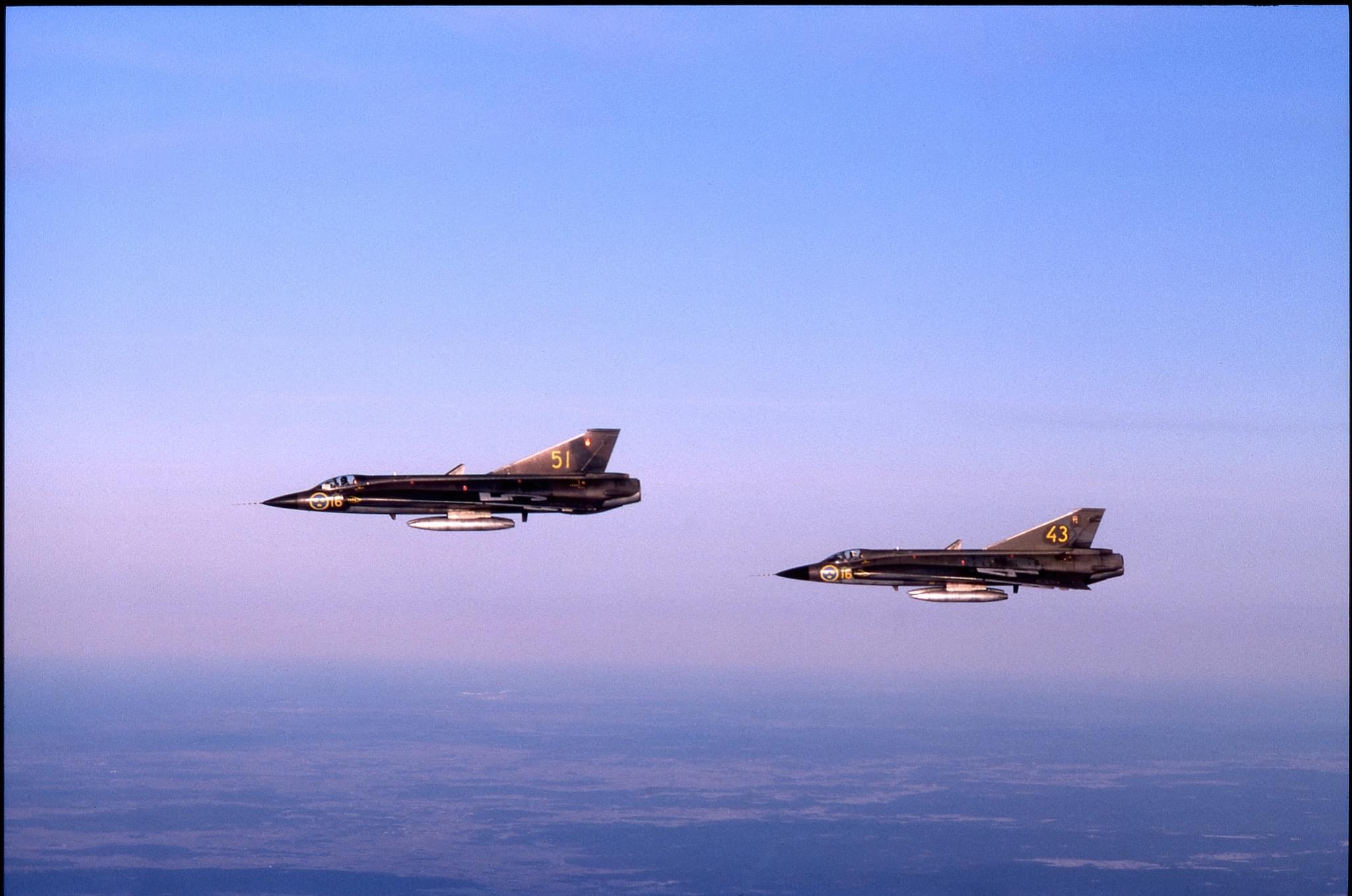 Interview with Cold War Saab Draken pilot | Hush-Kit Aviation World