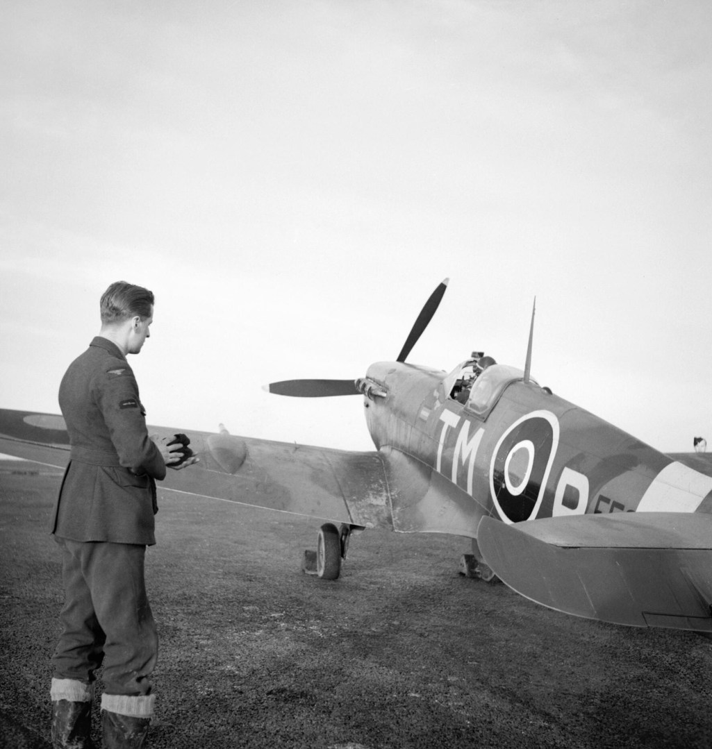 Here’s why the Spitfire was the David Bowie of World War II fighter ...