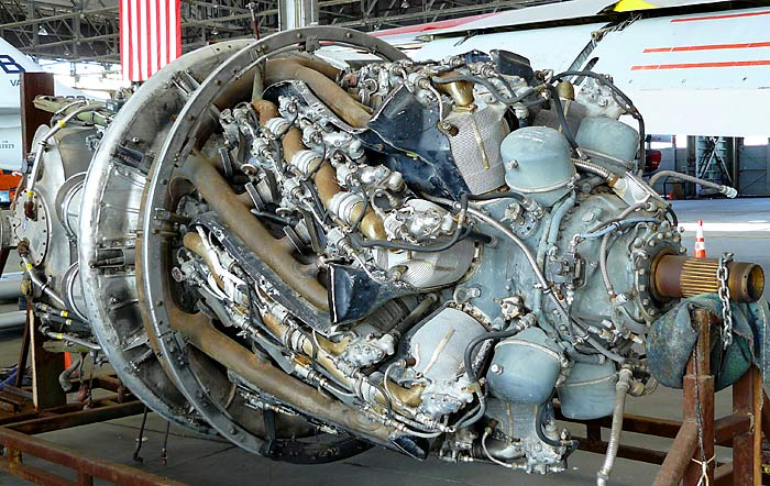 10 Advanced Features of the World’s Most Impressive Piston-Engined ...